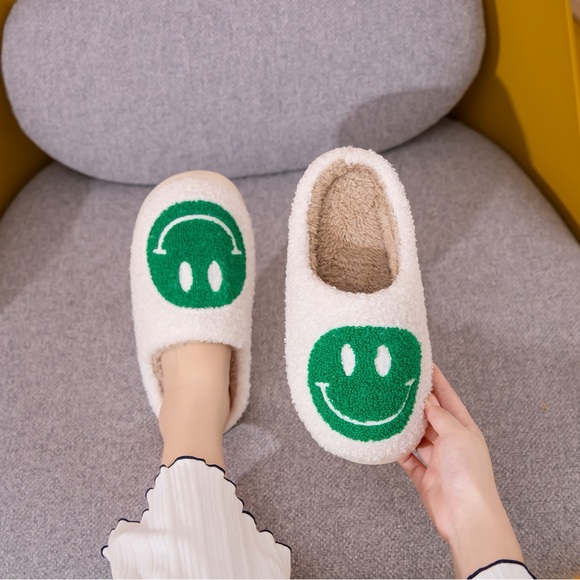 Melody | Shoes | Melody Smiley Face Cozy Slippers | Poshmark